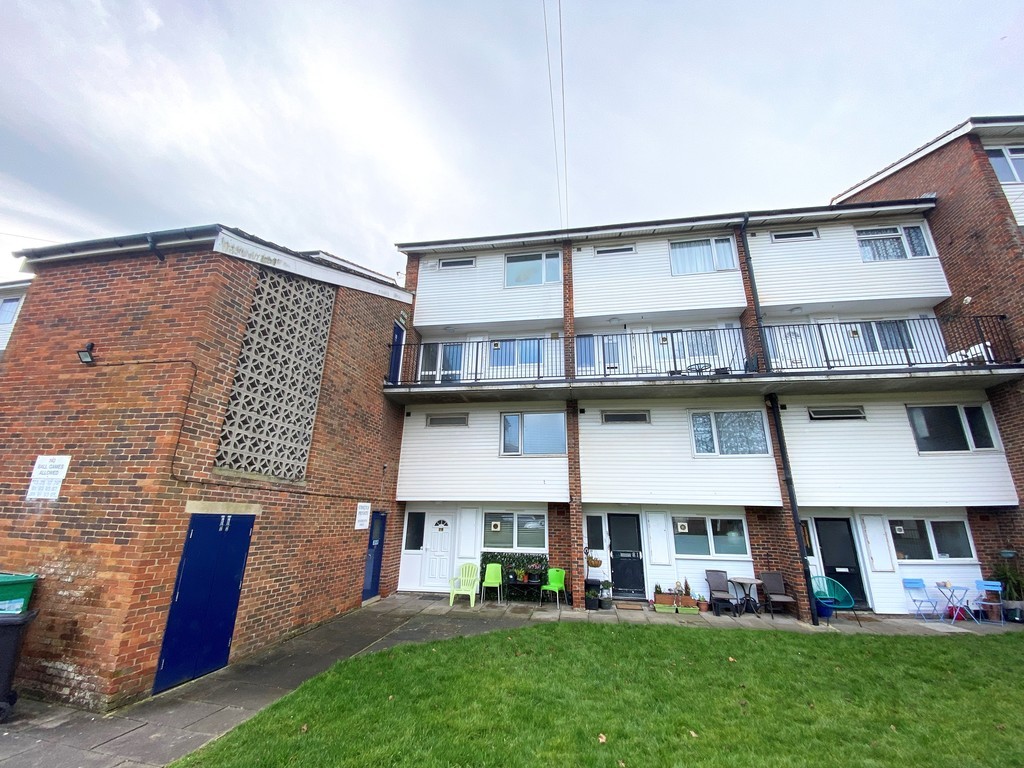 Lumsden Road, Southsea, 3 bedroom, Maisonette
